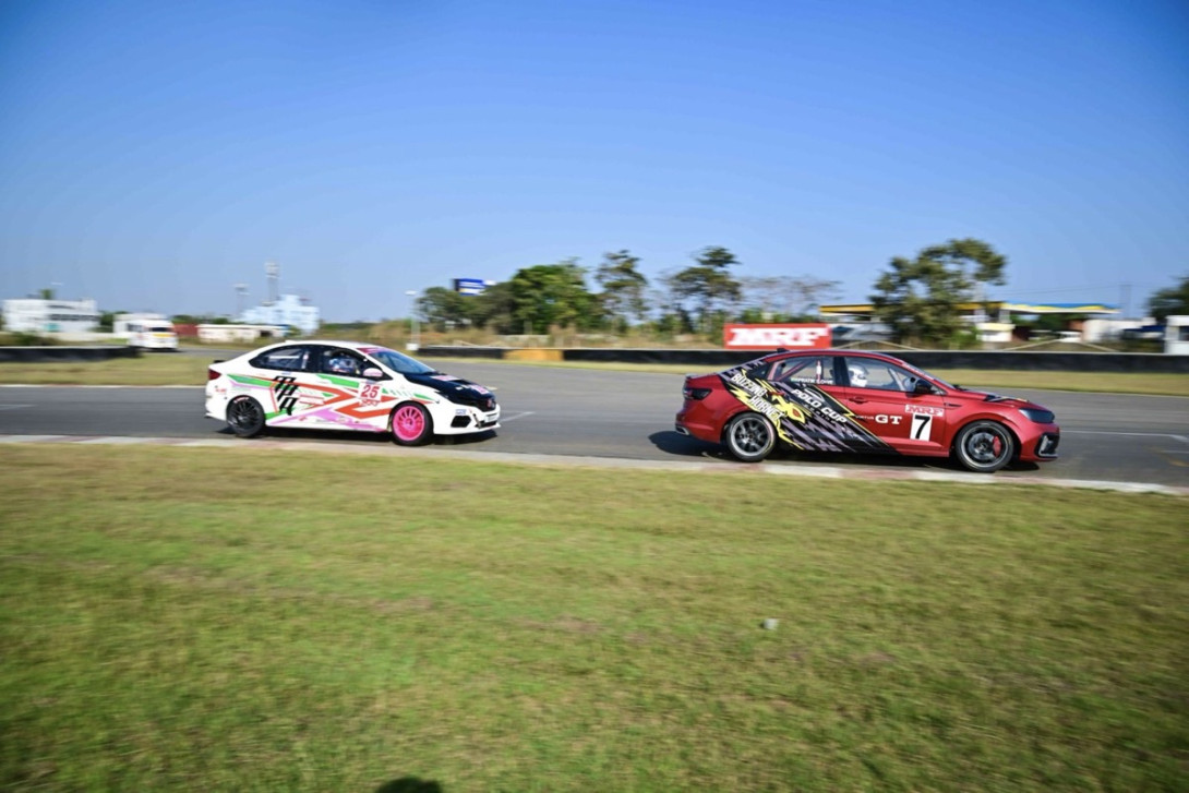 2024 - MRF MMSC FMSCI Indian National Car Racing Championship - Images ...